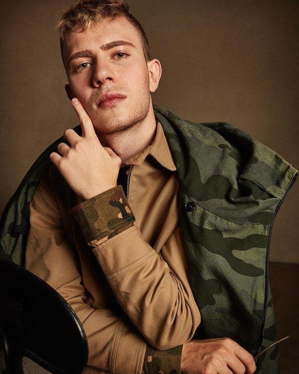 Leo Picon é o apresentador do SPFW - Invoga