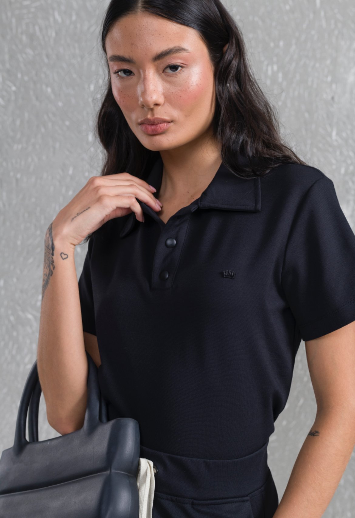 Dra. Cherie apresenta Essentials, nova linha de jalecos e scrubs - Invoga