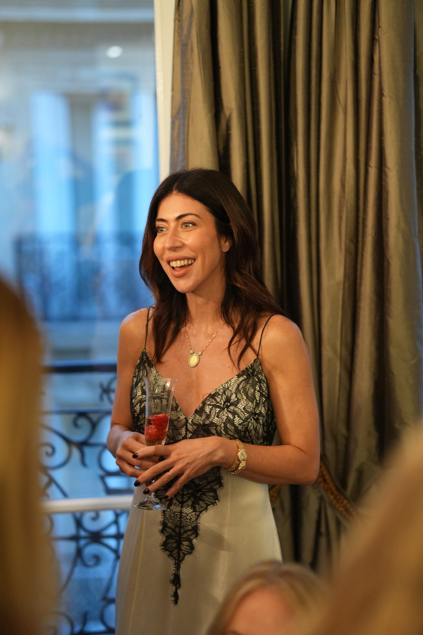 Anna Carolina Bassi celebra aniversário com Rendez-Vous em Paris – Invoga